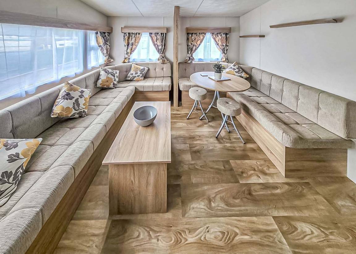 Caravan ∙ 2 Bedrooms ∙ 6 Guests - Ashburton, UK