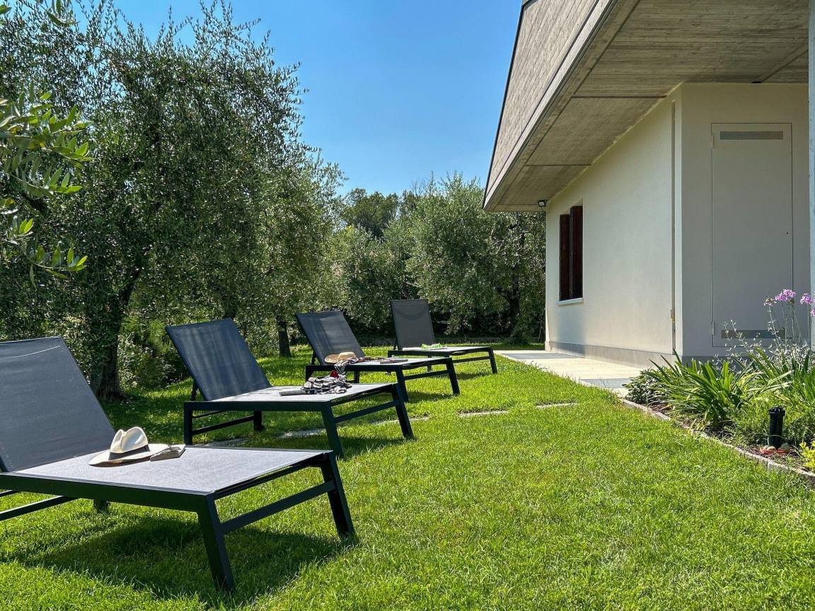 83 M² House ∙ 3 Bedrooms ∙ 5 Guests - Gardone Riviera