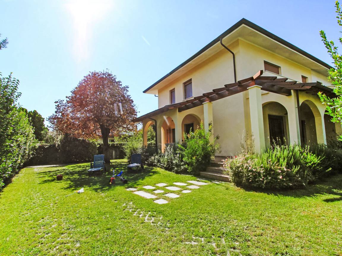 155 M² House ∙ 5 Bedrooms ∙ 9 Guests - Forte dei Marmi