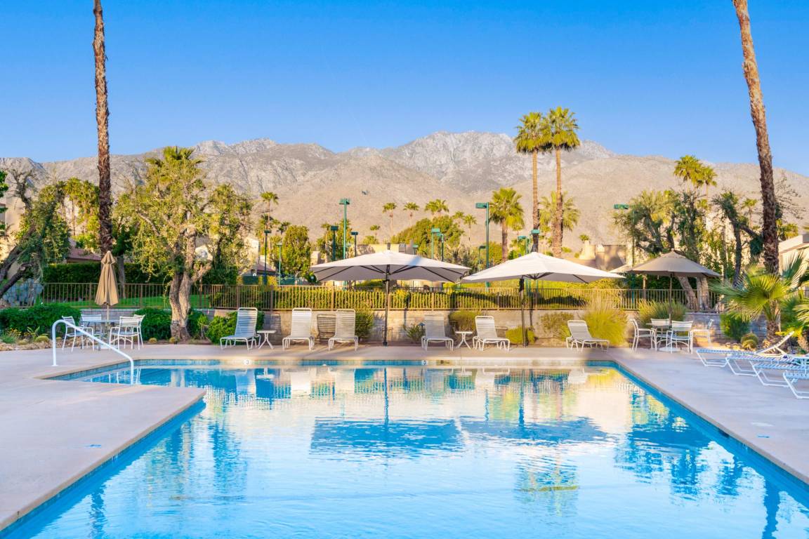 Apartment ∙ 2 Bedrooms ∙ 4 Guests - Palm Springs, CA