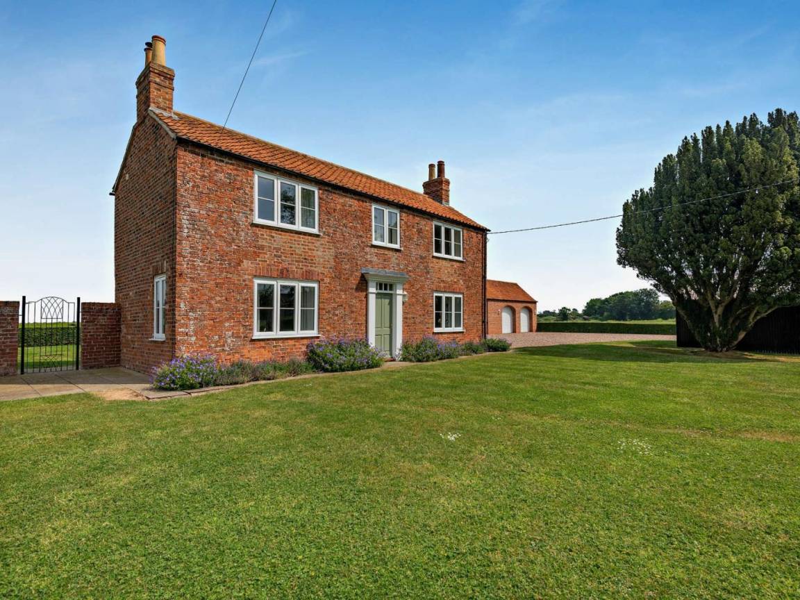 Cottage ∙ 4 Bedrooms ∙ 7 Guests - Anderby Creek