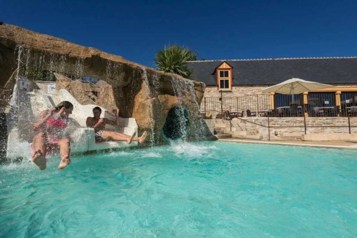 40 M² Camping ∙ 2 Chambres ∙ 4 Personnes - La Forêt-Fouesnant
