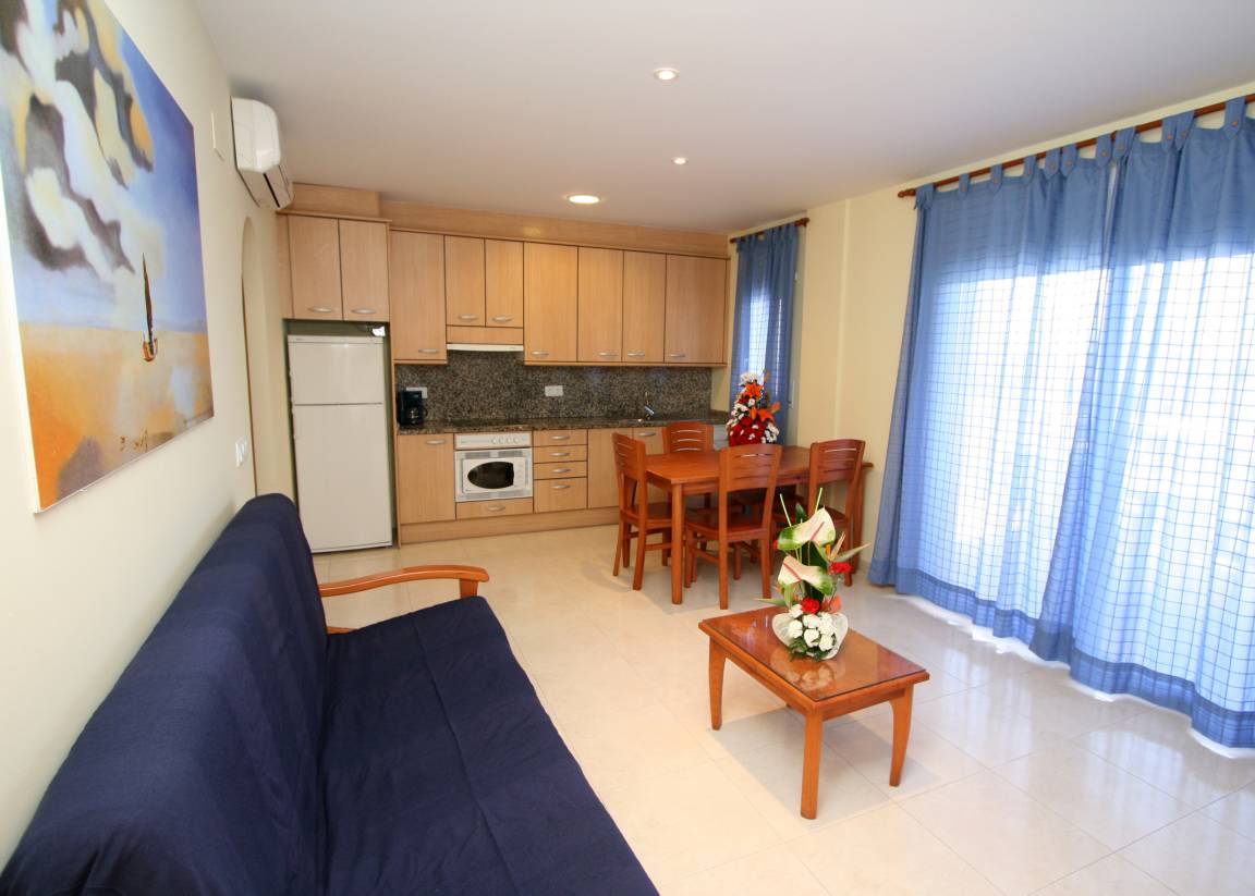 55 M² Ferienwohnung ∙ 2 Schlafzimmer ∙ 6 Gäste - Roses