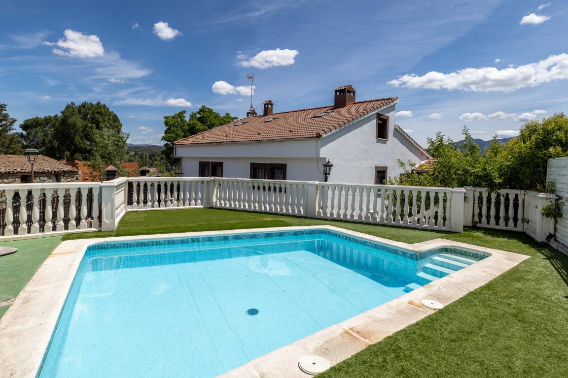 465 M² Maison De Vacances ∙ 5 Chambres ∙ 22 Personnes - Piedralaves