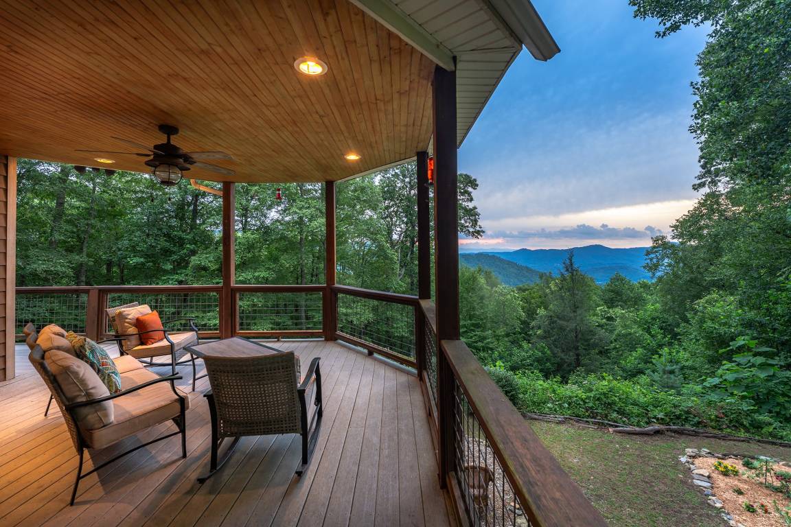 130 M² House ∙ 2 Bedrooms ∙ 4 Guests - Swannanoa, NC