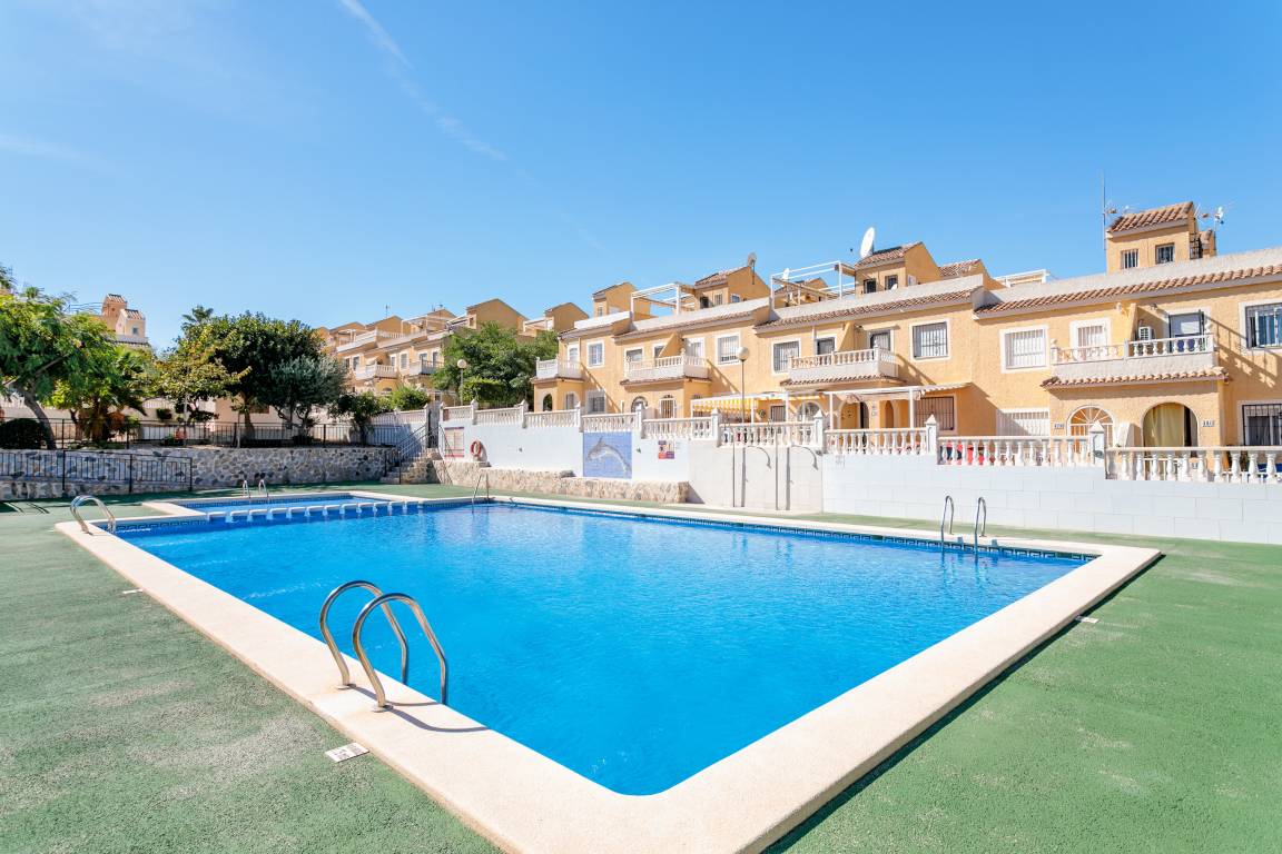 137 M² Appartement ∙ 2 Slaapkamers ∙ 8 Gasten - Torrellano
