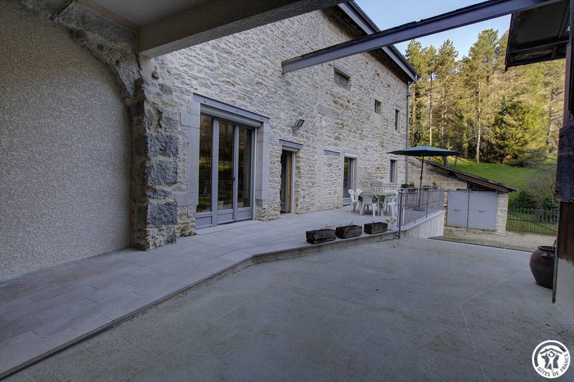95 M² Gîte ∙ 2 Chambres ∙ 6 Personnes - Ain