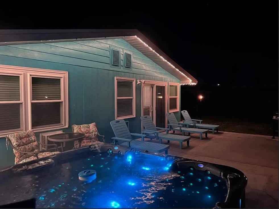 223 M² House ∙ 4 Bedrooms ∙ 10 Guests - Blind Pass Beach, Englewood