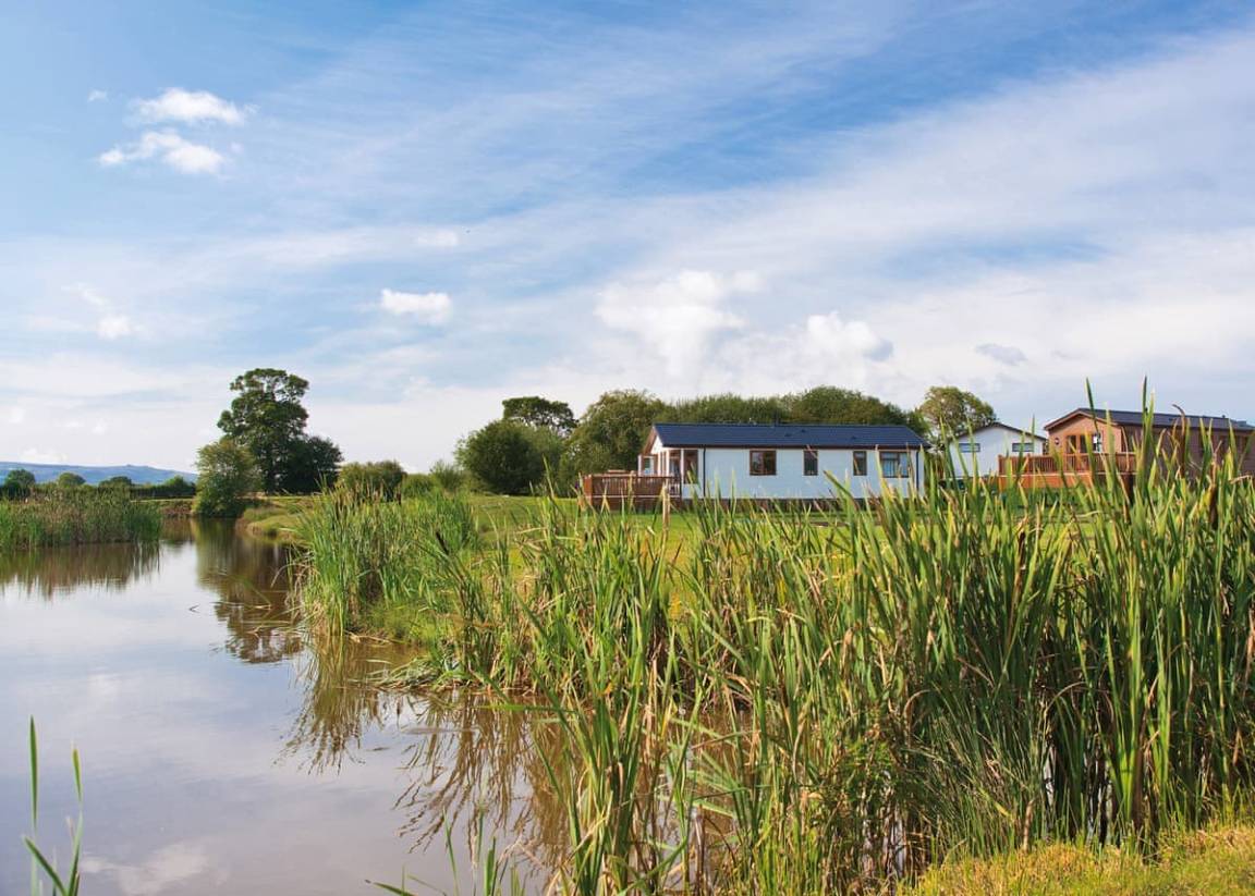 Chalet ∙ 3 Bedrooms ∙ 6 Guests - West Midlands