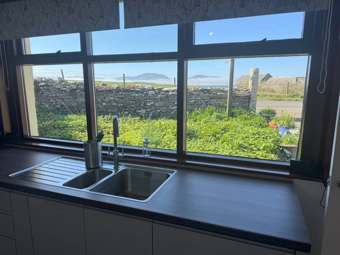 70 M² Cottage ∙ 2 Bedrooms ∙ 4 Guests - Stromness