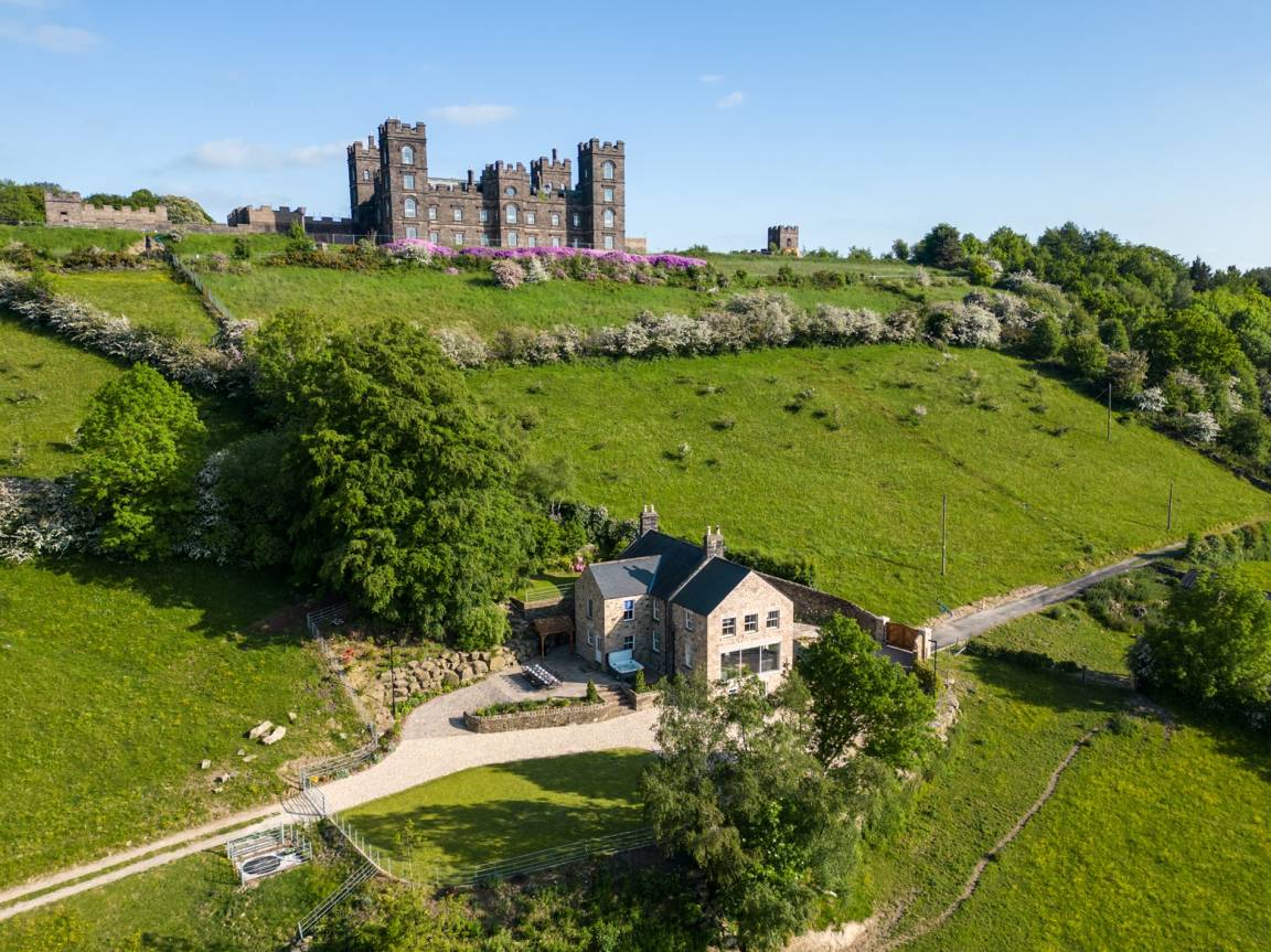 Cottage ∙ 7 Bedrooms ∙ 14 Guests - Matlock