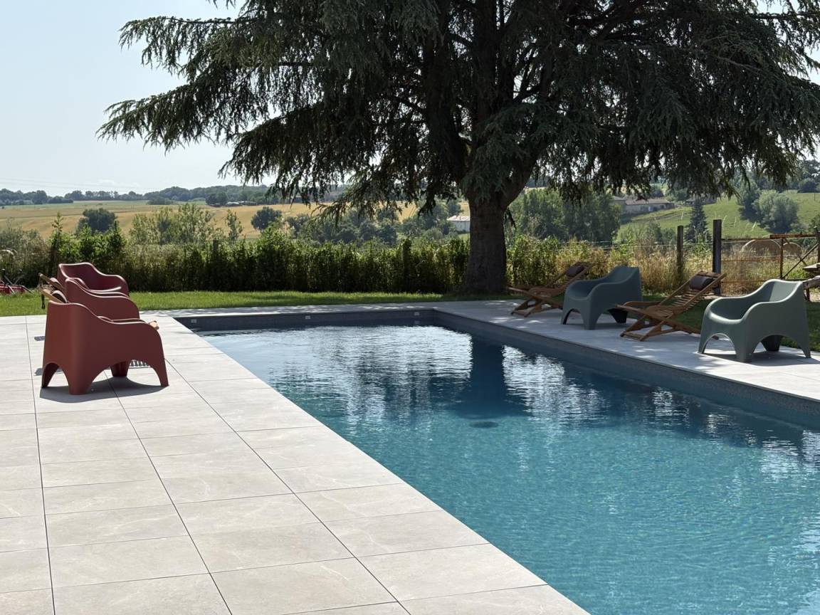 220 M² Gîte ∙ 7 Chambres ∙ 15 Personnes - Ain