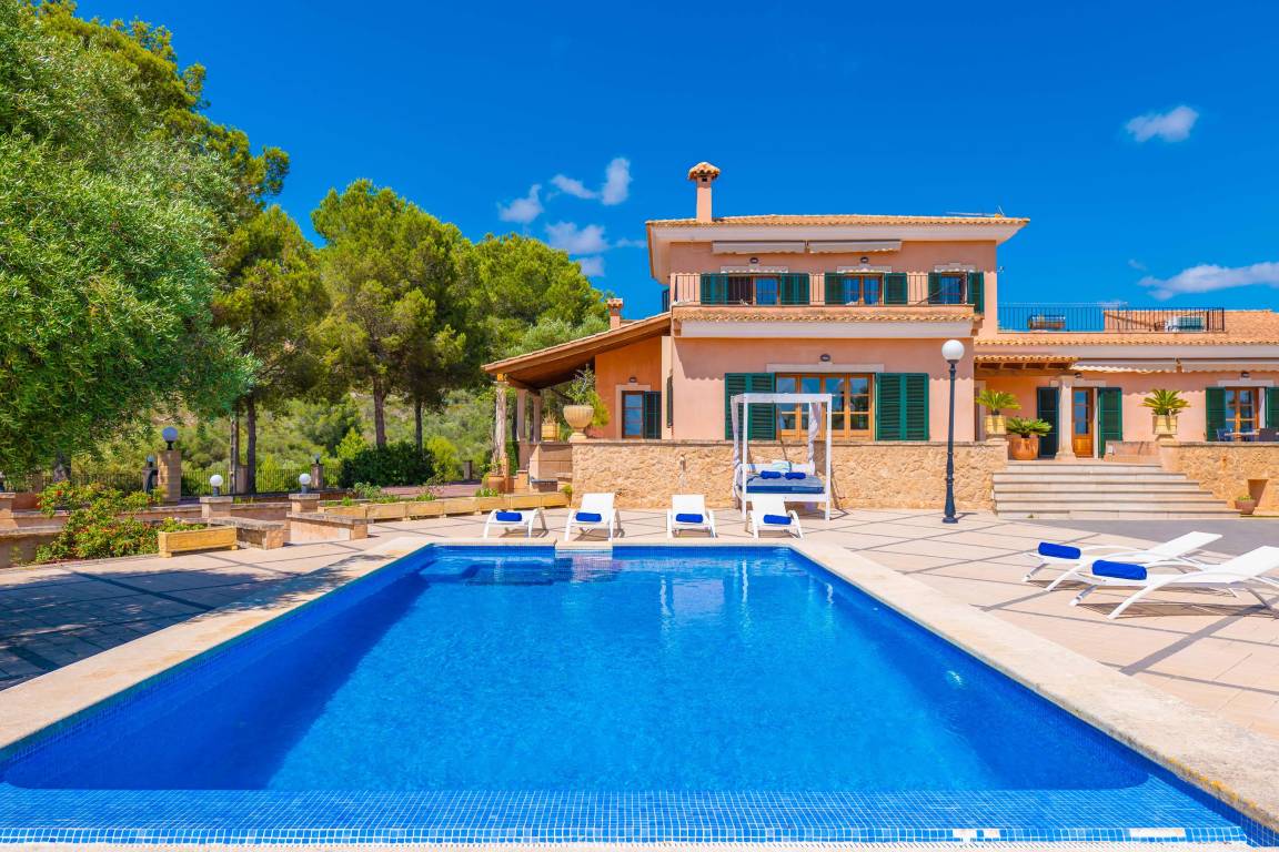 303 M² Villa ∙ 5 Makuuhuonetta ∙ 10 Vierasta - Palma
