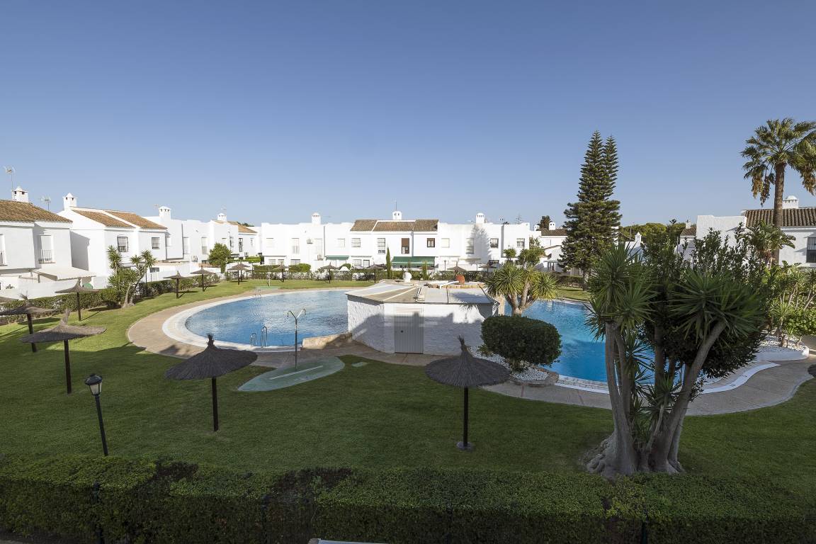 98 M² Chalet ∙ 3 Habitaciones ∙ 6 Huéspedes - San Fernando, España