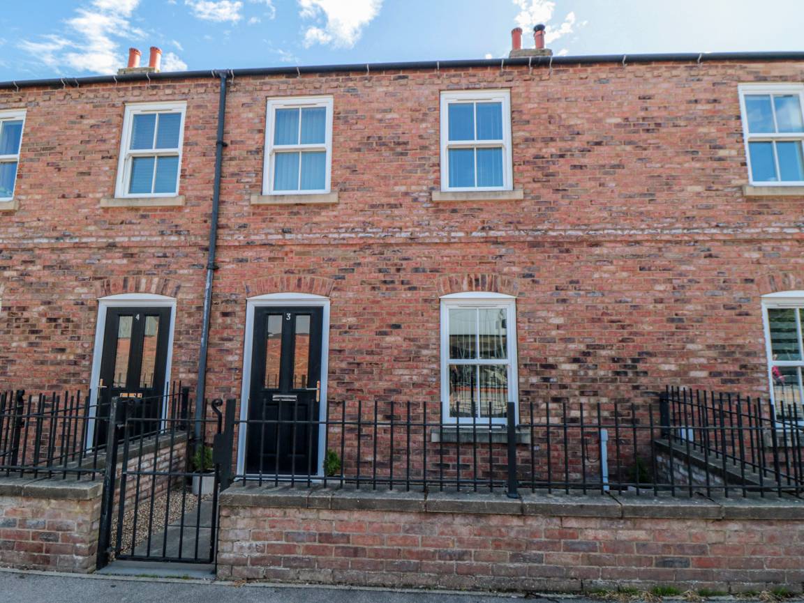 Cottage ∙ 3 Bedrooms ∙ 5 Guests - Flamborough