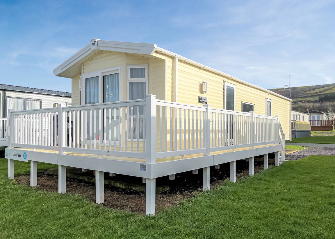 Caravan ∙ 2 Bedrooms ∙ 4 Guests - Wales