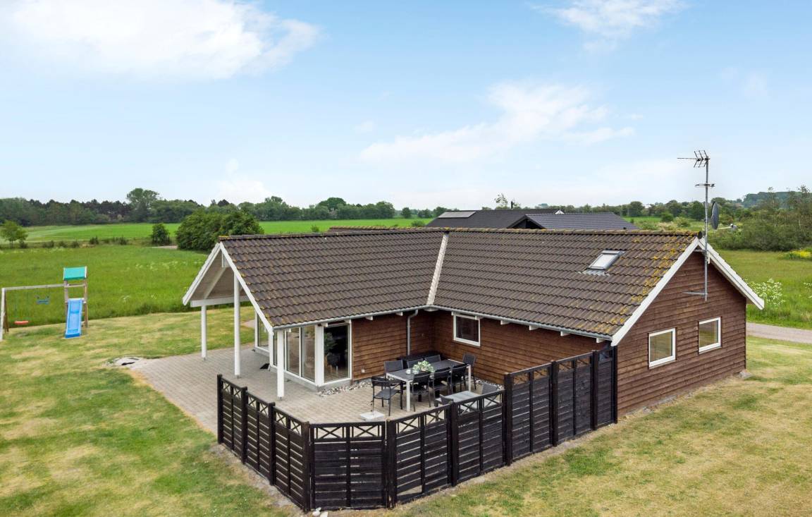 134 M² Ferienhaus ∙ 4 Schlafzimmer ∙ 8 Gäste - Ostsee