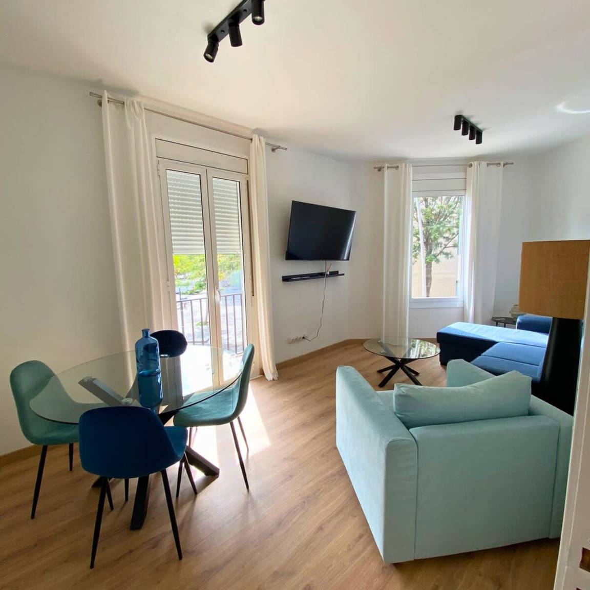 Apartment ∙ 3 Bedrooms ∙ 4 Guests - El Masnou