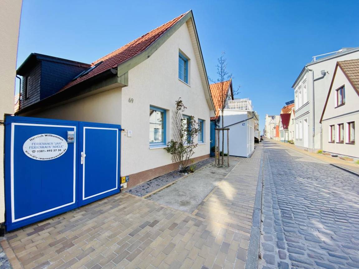 100 M² House ∙ 2 Bedrooms ∙ 4 Guests - Rostock