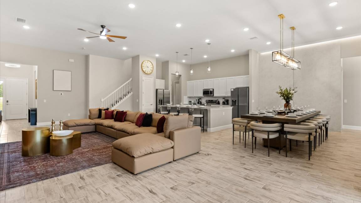 592 M² Ferienhaus ∙ 15 Schlafzimmer ∙ 40 Gäste - Kissimmee, FL