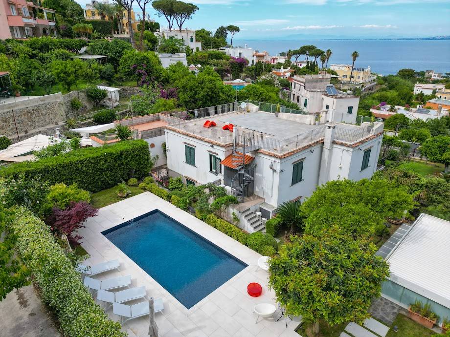 Villa ∙ 2 Bedrooms ∙ 6 Guests - Ischia
