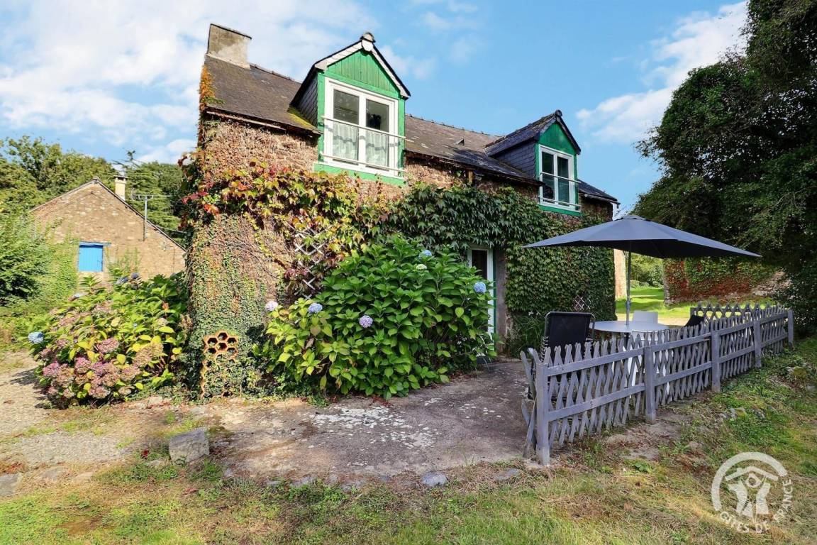 90 M² Gîte ∙ 3 Chambres ∙ 6 Personnes - Combourg