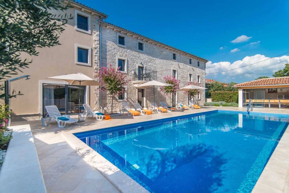 430 M² Villa ∙ 9 Bedrooms ∙ 20 Guests - Hırvatistan
