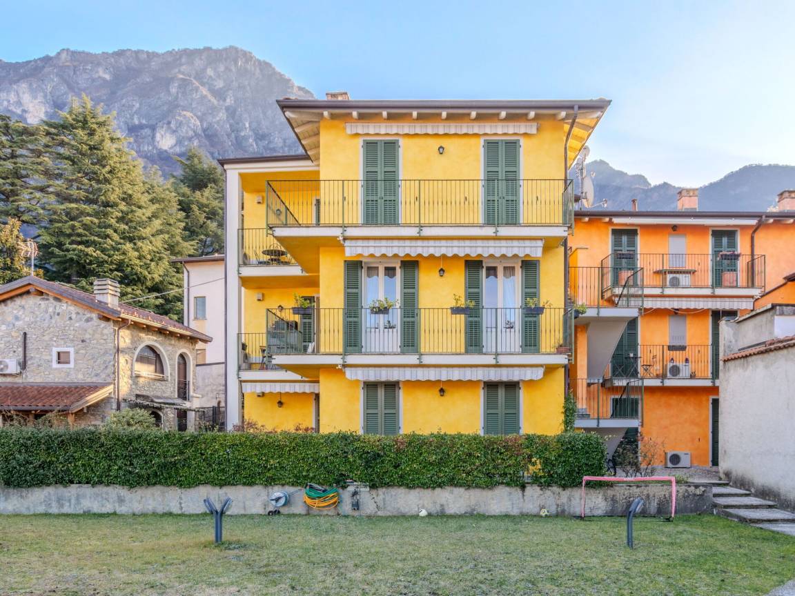 72 M² Appartement ∙ 2 Slaapkamers ∙ 4 Gasten - Lierna