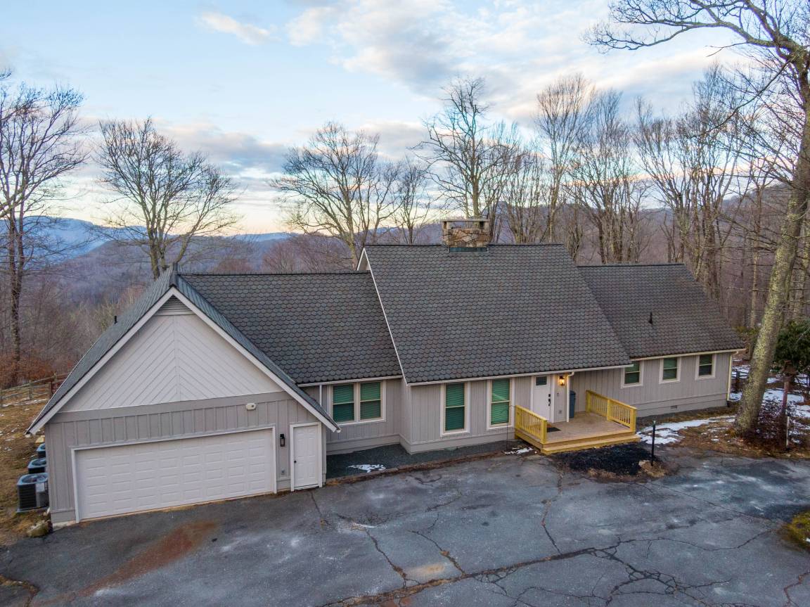 House ∙ 6 Bedrooms ∙ 16 Guests - Sugar Mountain, NC