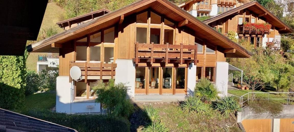 162 M² Ferienhaus ∙ 4 Schlafzimmer ∙ 8 Gäste - Brienz