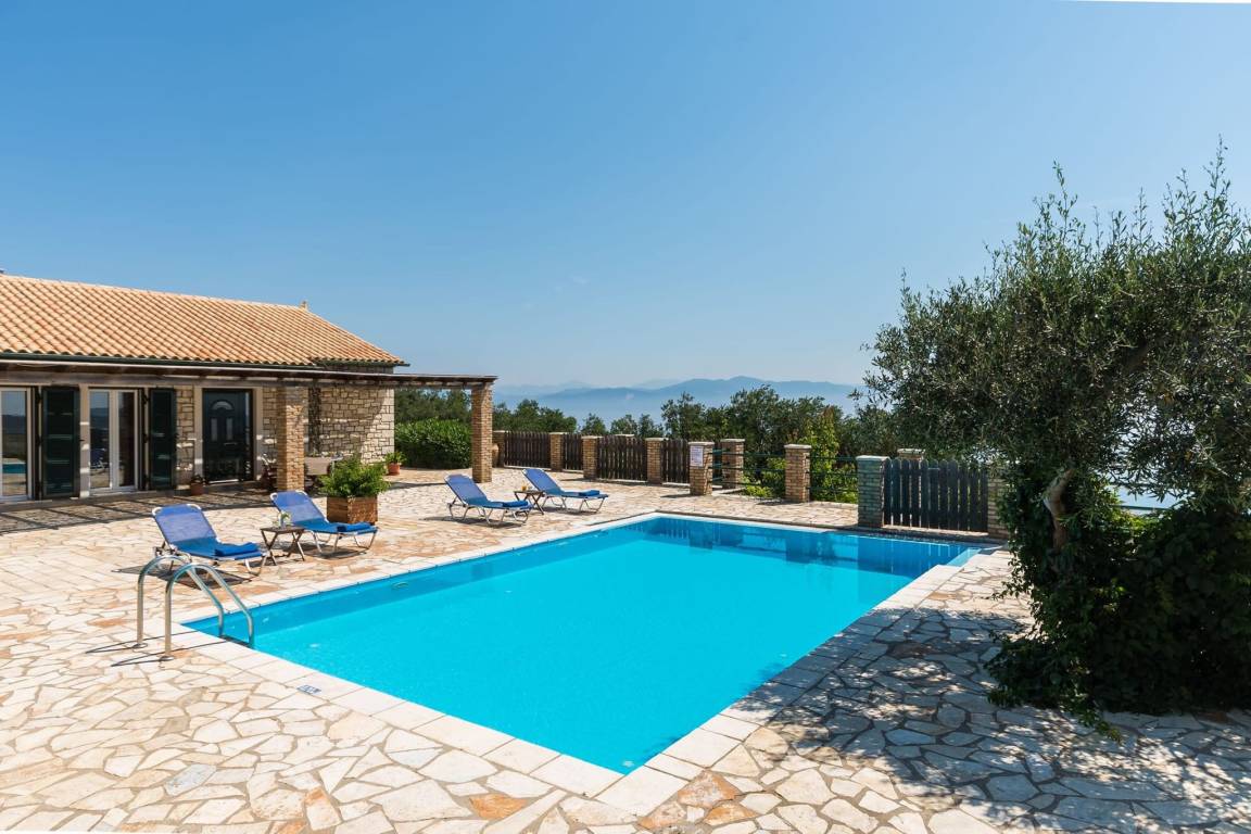 Villa ∙ 2 Bedrooms ∙ 5 Guests - Paxi