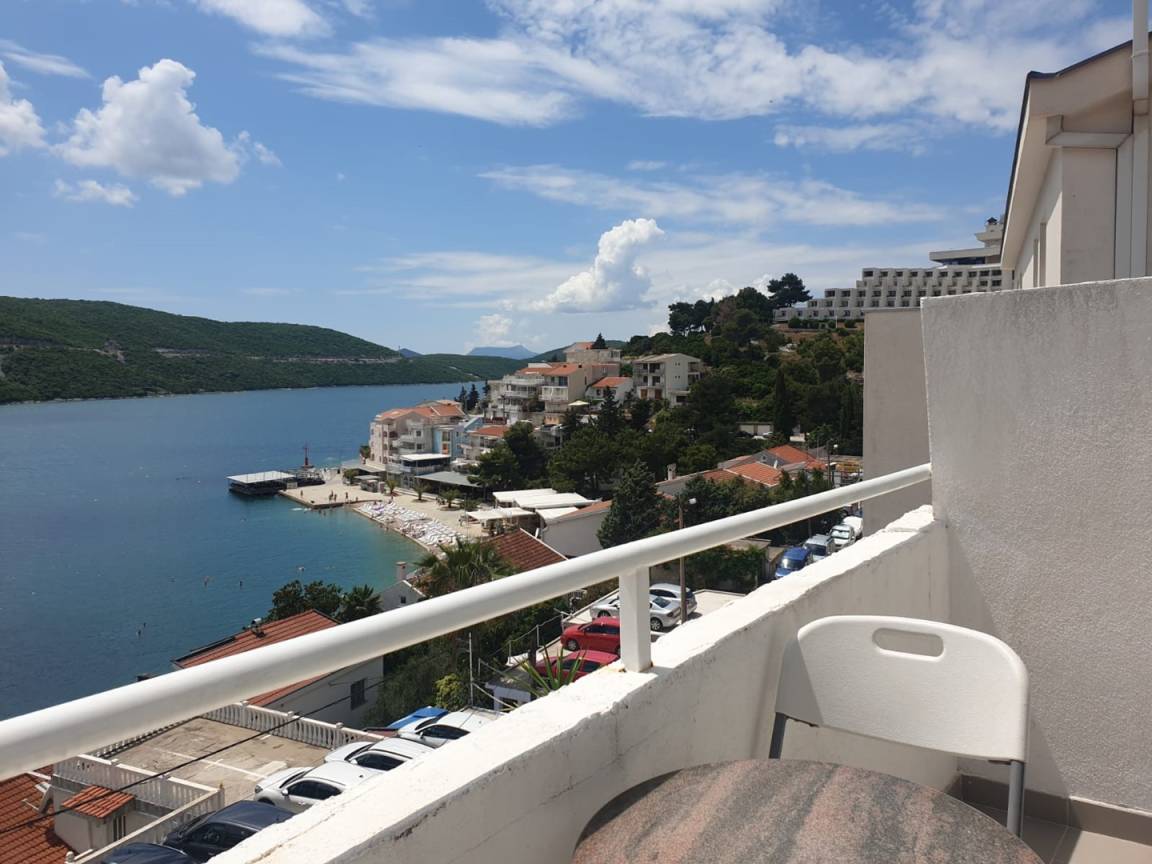 24 M² Ferienwohnung ∙ 1 Schlafzimmer ∙ 3 Gäste - Neum