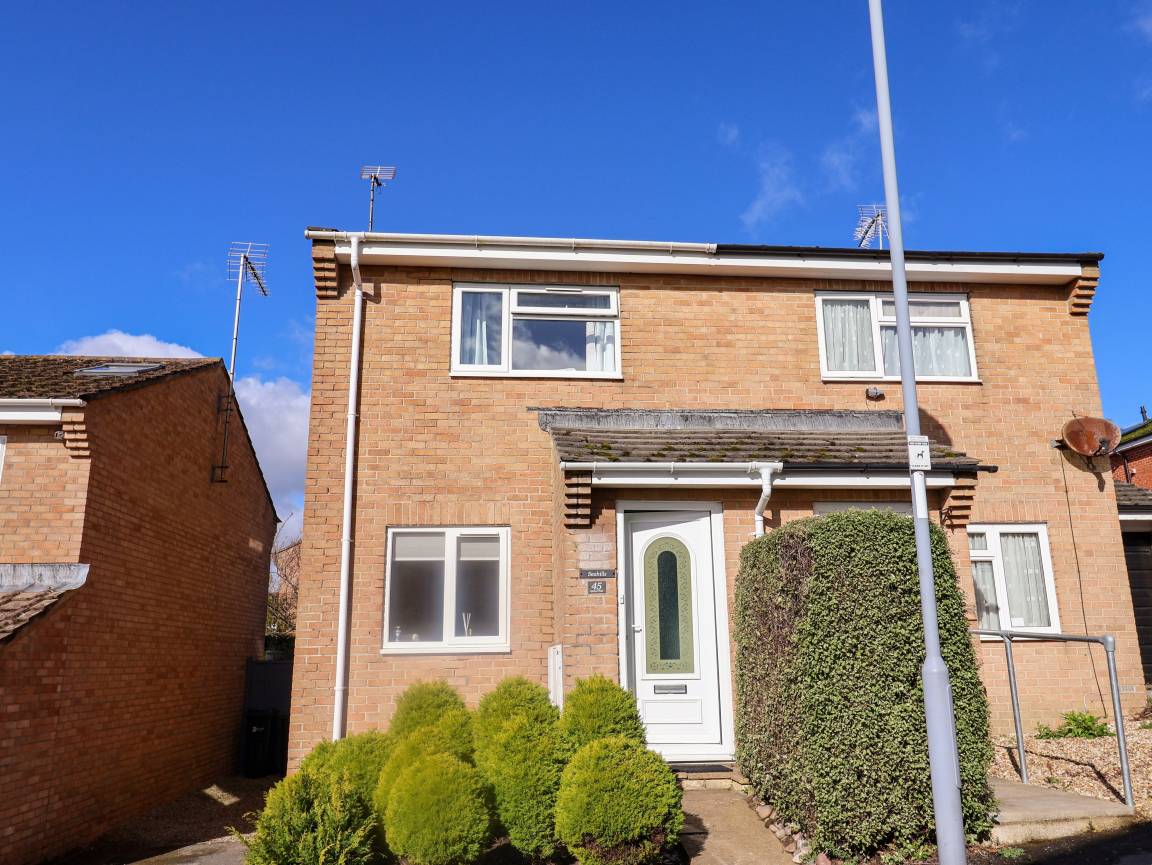 Cottage ∙ 2 Bedrooms ∙ 4 Guests - Lyme Regis