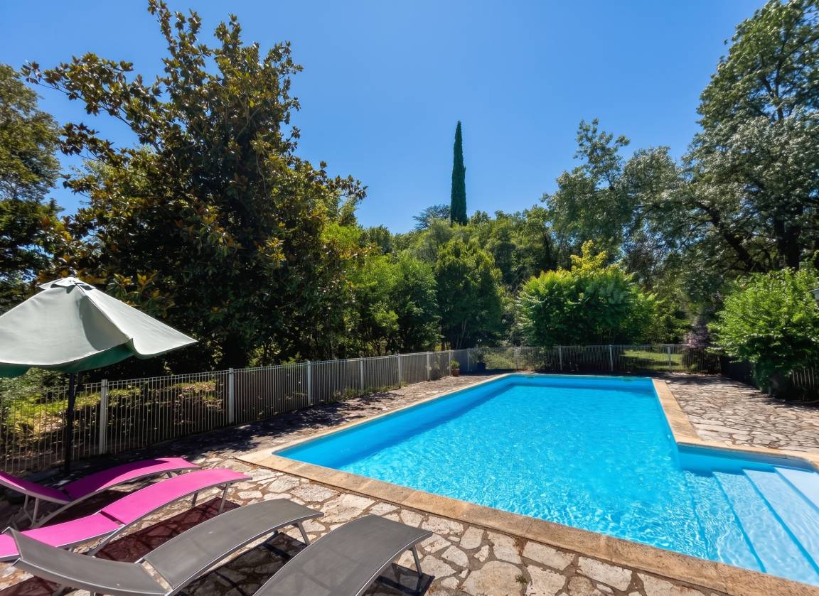 350 M² Villa ∙ 6 Chambres ∙ 9 Personnes - Les Vans