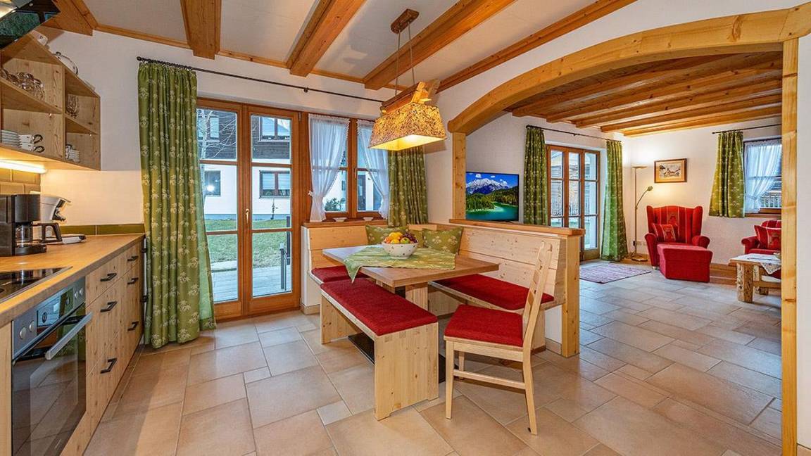 130 M² Ferienhaus ∙ 3 Schlafzimmer ∙ 6 Gäste - Mittenwald