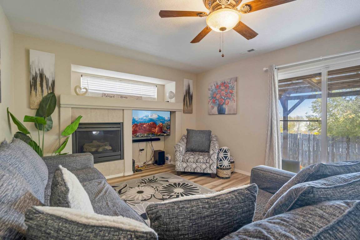 House ∙ 4 Bedrooms ∙ 9 Guests - Colorado Springs, CO