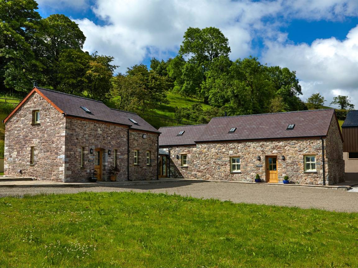 Cottage ∙ 4 Bedrooms ∙ 8 Guests - Carmarthenshire