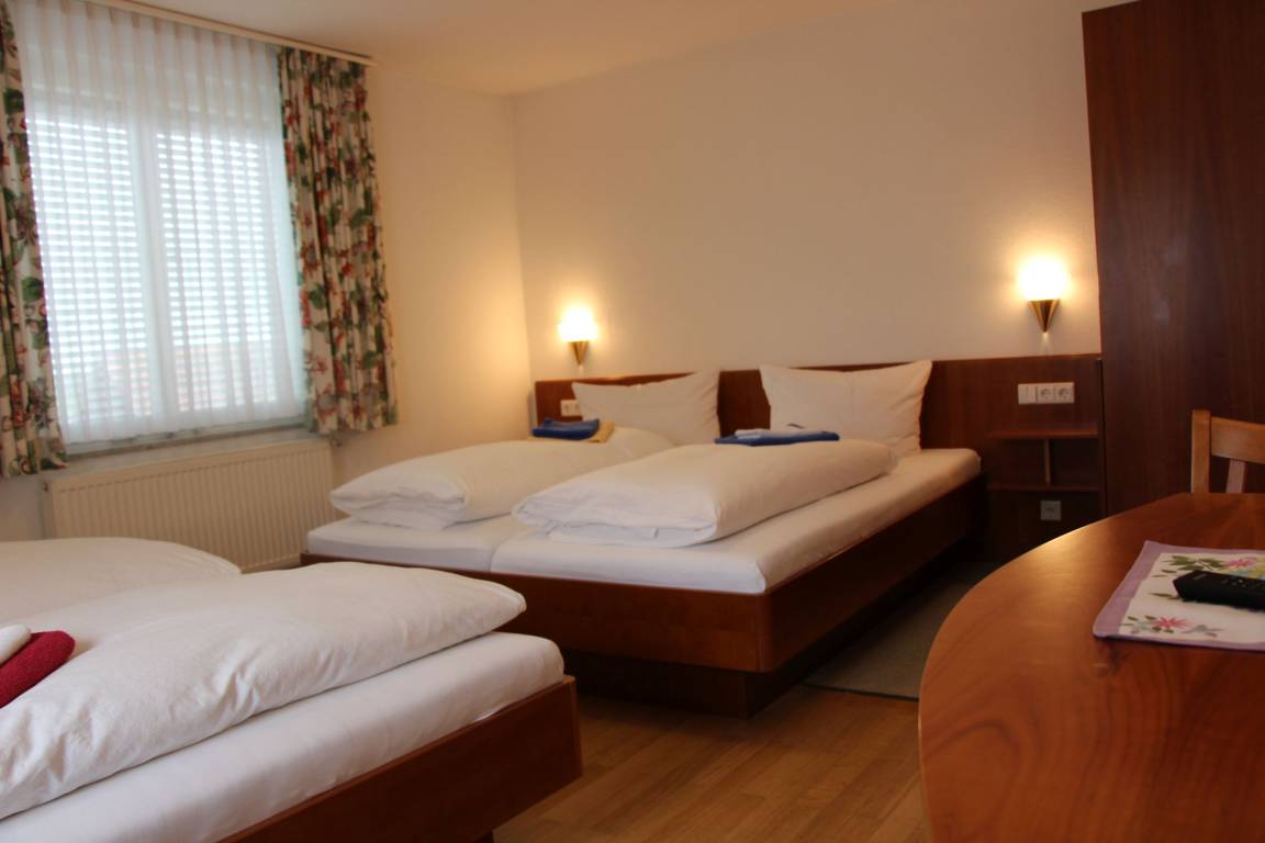 Pension ∙ 1 Schlafzimmer ∙ 4 Gäste - Friedrichshafen