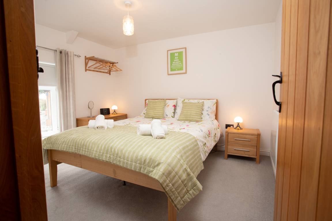 85 M² Cottage ∙ 3 Bedrooms ∙ 4 Guests - Llanelli