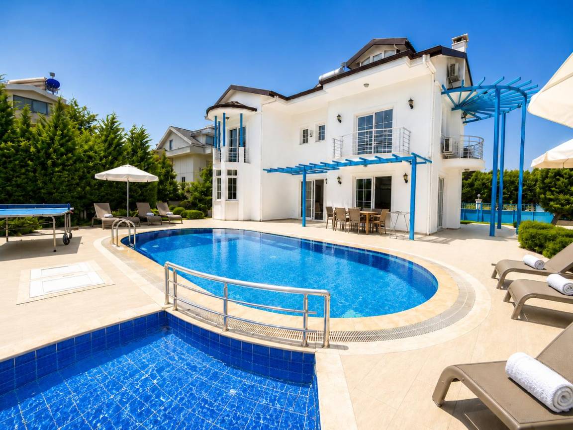 280 M² Villa ∙ 6 Bedrooms ∙ 12 Guests - Çalış Beach