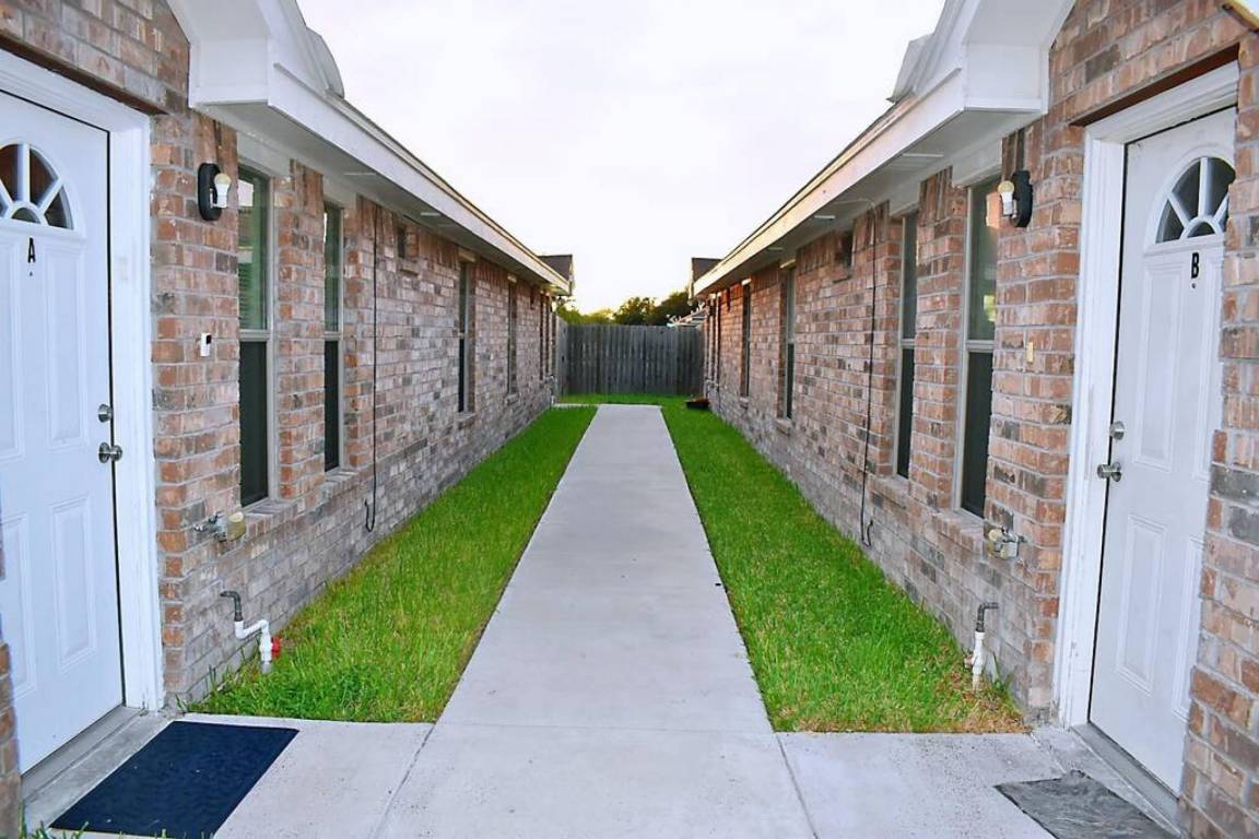 Apartamento ∙ 2 Habitaciones ∙ 8 Huéspedes - Edinburg, TX