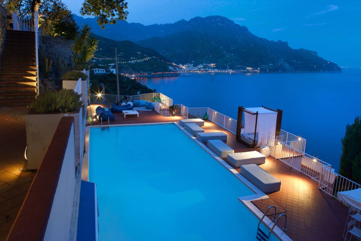 300 M² Villa ∙ 4 Bedrooms ∙ 9 Guests - Ravello