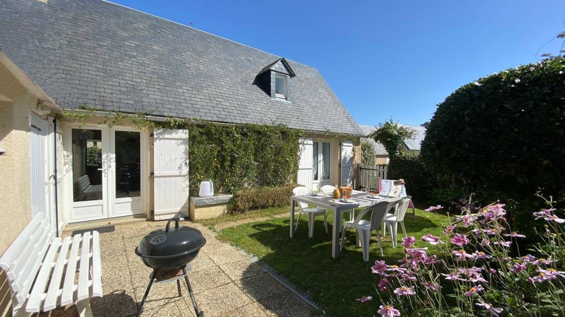 55 M² Ferienhaus ∙ 2 Schlafzimmer ∙ 4 Gäste - Portbail