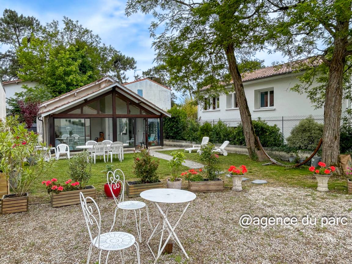 House ∙ 2 Bedrooms ∙ 4 Guests - Royan