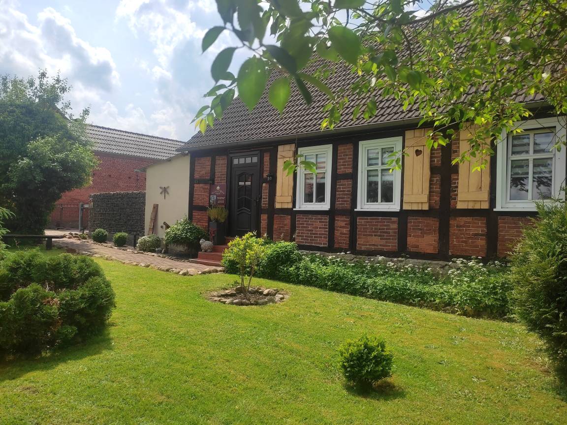 70 M² Ferienwohnung ∙ 1 Schlafzimmer ∙ 3 Gäste - Pritzwalk