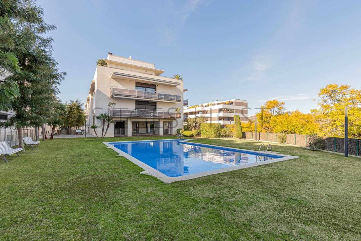 180 M² Ferienwohnung ∙ 4 Schlafzimmer ∙ 8 Gäste - Sitges