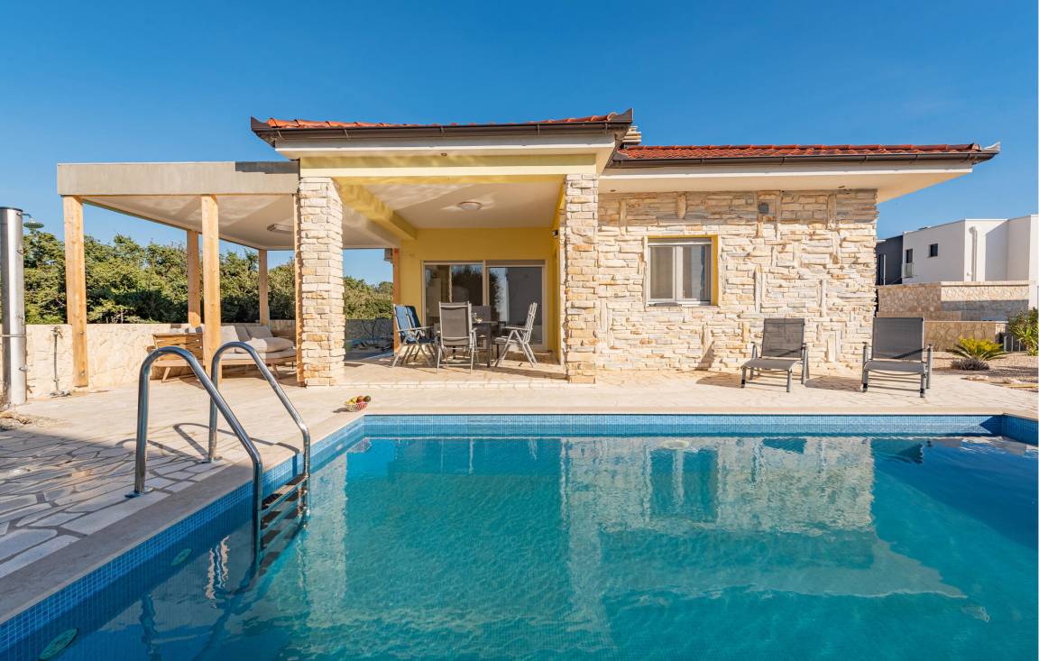 80 M² House ∙ 3 Bedrooms ∙ 8 Guests - Novalja
