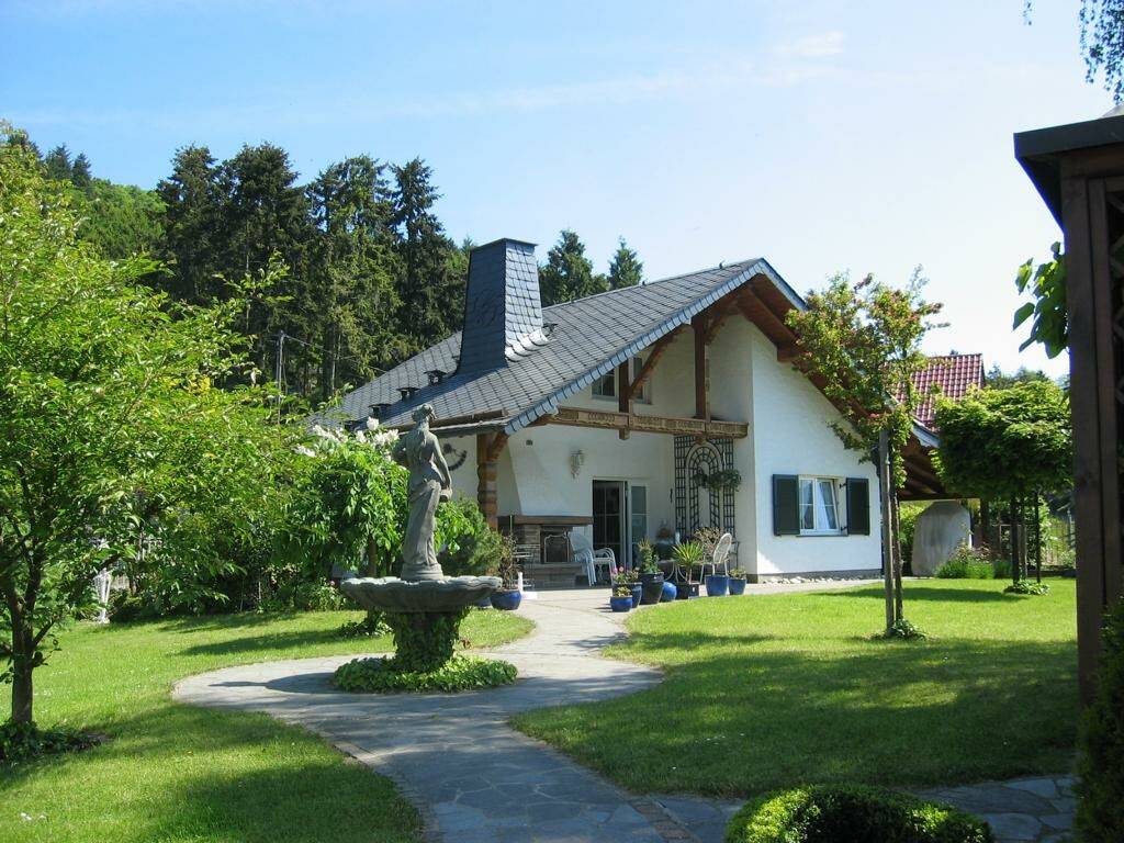 75 M² Ferienhaus ∙ 2 Schlafzimmer ∙ 4 Gäste - Adenau