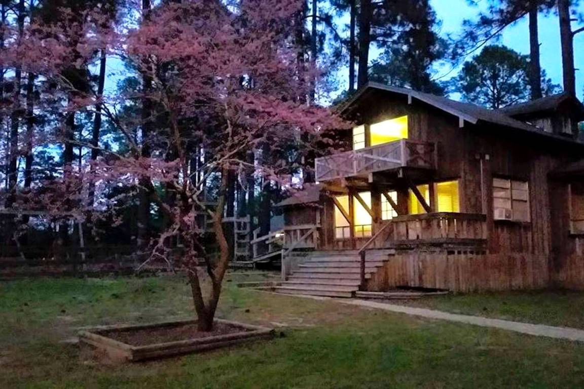 House ∙ 3 Bedrooms ∙ 18 Guests - Nacogdoches, TX
