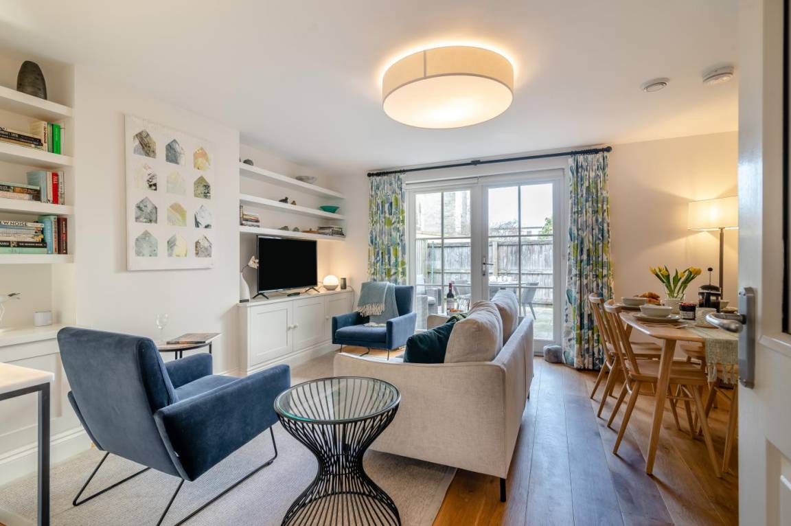 Cottage ∙ 2 Bedrooms ∙ 4 Guests - Bradford-on-Avon